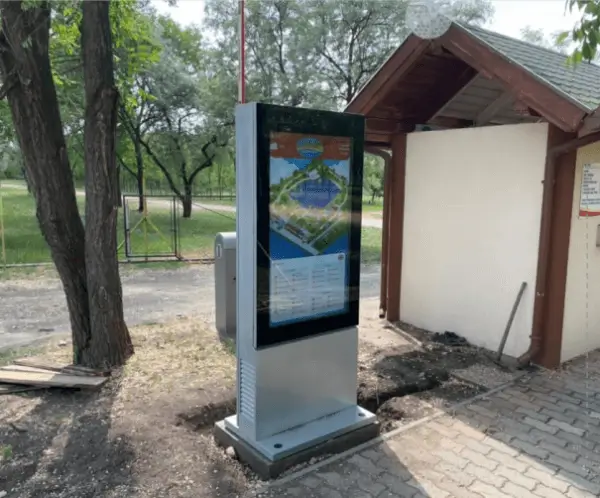 Outdoor LCD Display|Outdoor Digital Signage Kiosks|Outdoor Digital ...